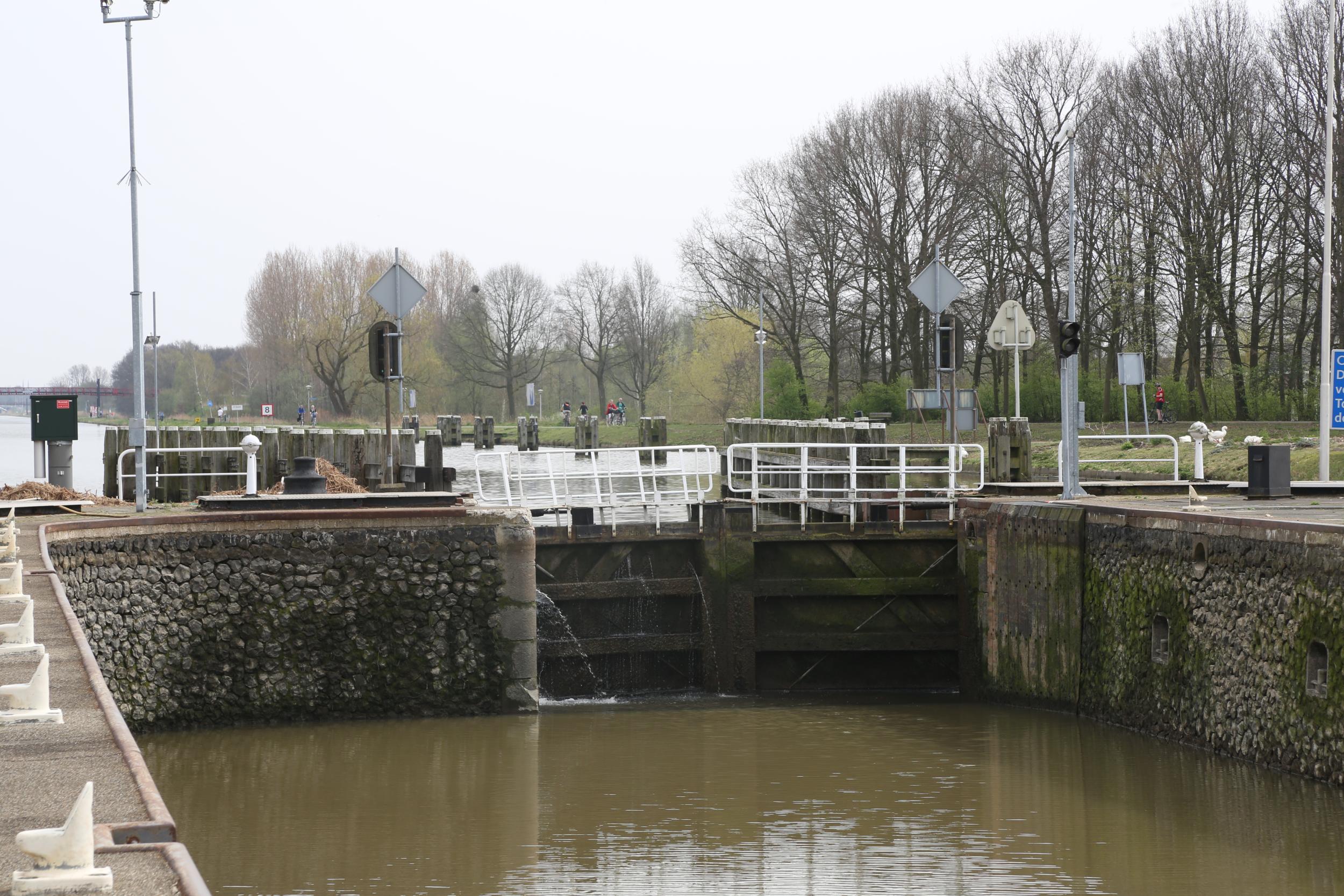Sluis II | Binnenvaart in Beeld